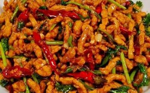 东北香辣肉丝怎么做_香辣肉丝嫩滑不柴秘诀