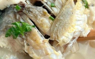 鲫鱼汤怎么炖好喝_鲫鱼汤的家常做法步骤