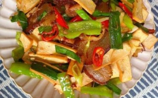 香干怎么炒才入味又嫩_香干炒之前要不要焯水