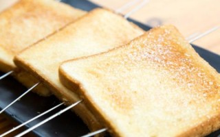 烤箱烤面包片需要多长时间_面包片烤多久才金黄