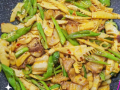 青蒜回锅肉酸笋炒怎么做_回锅肉酸笋炒青蒜好吃吗