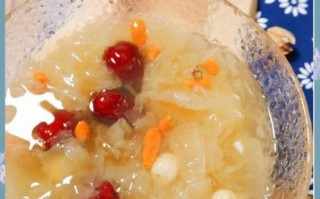 胶多多冰糖银耳莲子羹怎么做_胶多多冰糖银耳莲子羹的功效