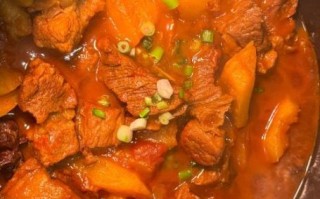 西红柿土豆炖牛腩怎么做_牛腩炖多久才软烂