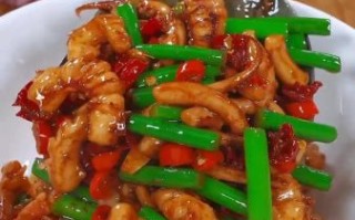 酱爆鱿鱼怎么做_酱爆鱿鱼用鲜鱿还是干鱿