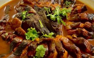 清炖鲟鱼汤怎么做_清炖鲟鱼汤去腥技巧