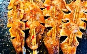 铁板鱿鱼怎么炒才冒火_铁板鱿鱼冒火技巧