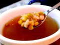 绿豆汤为什么是红色_绿豆汤变红还能喝吗