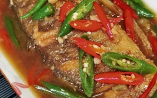 黄焖黄花鱼怎么做才好吃_黄焖黄花鱼家常做法