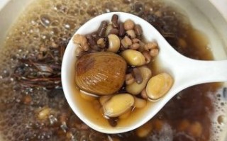 赤小豆和什么煲汤好_赤小豆煲汤搭配推荐