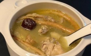煲鸡汤放什么药材好_什么药材煲鸡汤最补
