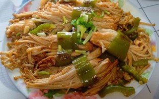青椒炒金针菇怎么做_金针菇炒青椒要不要焯水
