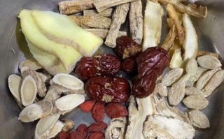 当归花旗参炖鸡的功效与禁忌_适合什么人喝