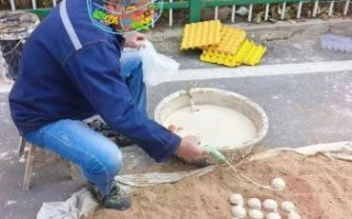 变蛋怎么做出来的_家庭自制变蛋步骤