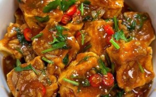 浇汁豆腐怎么做_浇汁豆腐热量高吗