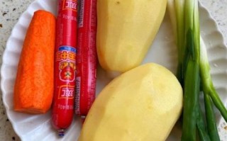 土豆饼怎么做外焦里嫩_土豆饼不碎的技巧