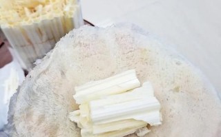 糖葱薄饼怎么包_糖葱薄饼包法技巧