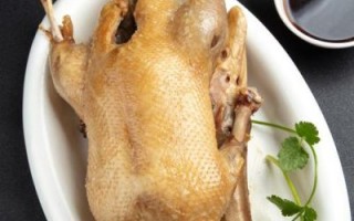 南京盐水鸭的做法_盐水鸭的正宗配料