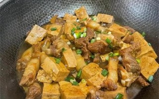 家常炖豆腐怎么做_炖豆腐不碎技巧