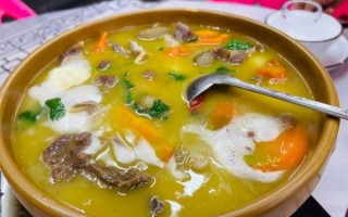 清汤砂锅羊肉怎么炖才好吃_清汤砂锅羊肉需要焯水吗