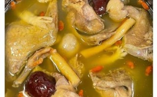 鸽子汤怎么炖好喝又补气血_鸽子汤放什么食材最营养