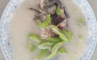 丝瓜鲫鱼汤怎么做_丝瓜鲫鱼汤的做法窍门