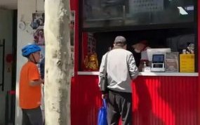 阿大葱油饼排队多久_阿大葱油饼为什么这么火