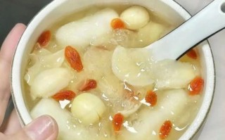 百合银耳莲子汤的功效与作用_适合什么人喝