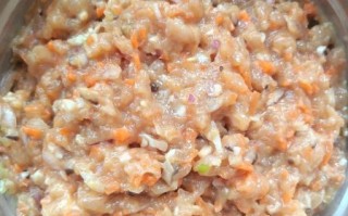 鸡肉饺子馅放什么菜_鸡肉饺子馅怎么调才嫩