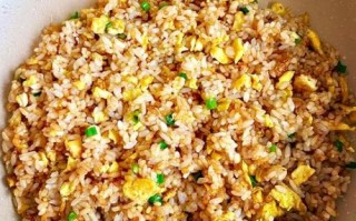 酱油鸡蛋炒饭怎么做_家常酱油炒饭做法