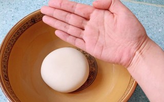 揉面团的正确手法_揉面团需要多久