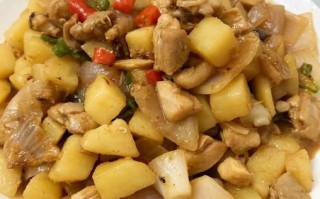 鸡胸肉炖土豆怎么做_鸡胸肉炖土豆需要焯水吗
