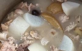 猪肺汤要放什么材料_猪肺汤怎么炖润肺止咳