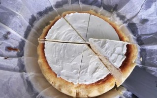 芝士蛋糕太湿能吃吗_芝士蛋糕太湿怎么办