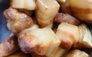 炖五花肉怎么做好吃不腻_五花肉炖多久软烂不柴