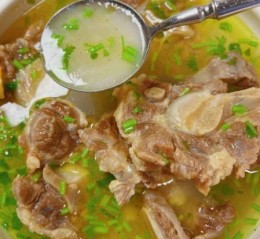 滋补牛尾汤的做法_牛尾汤怎么炖最营养