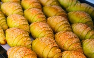 烤箱烤面包温度和时间_新手第一次做面包怎么做