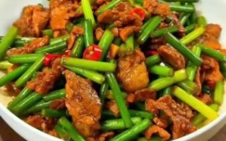 蒜苔炒肉怎么炒才嫩_蒜苔炒肉用焯水吗