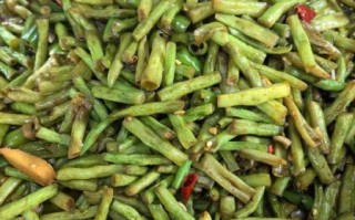 黄豆芽炖肉怎么做_黄豆芽炖肉要焯水吗