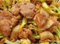 肉片炒花菜怎么做_花菜炒肉片先炒哪个
