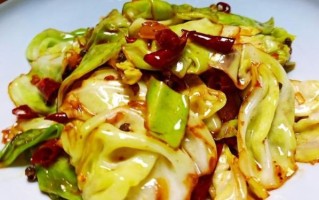 清炒甘蓝怎么炒好吃_清炒甘蓝的家常做法窍门