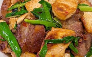 蒜苗豆腐炒肉怎么做_家常做法步骤详解