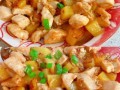 鸡胸肉炒土豆丁怎么炒好吃_鸡胸肉炒土豆丁需要焯水吗