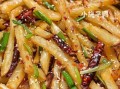 干煸土豆条怎么做_家常干煸土豆条做法窍门