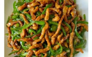 青椒肉丝用什么青椒好吃_哪种青椒炒出来更脆