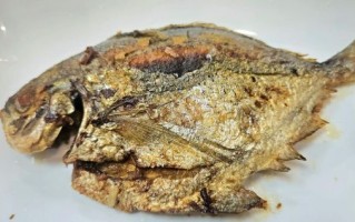 鲳鱼怎么处理干净_鲳鱼内脏怎么去除