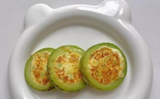 西葫芦饼怎么做好吃_西葫芦饼的家常窍门