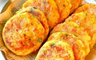 煎土豆饼的家常做法_怎样煎土豆饼不粘锅