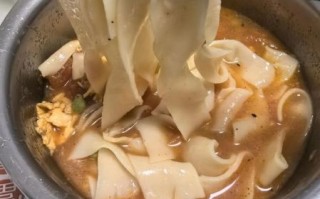 手擀面怎么做_家常面条怎么做好吃