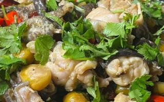 剥皮牛蛙怎么处理_剥皮牛蛙怎么做好吃