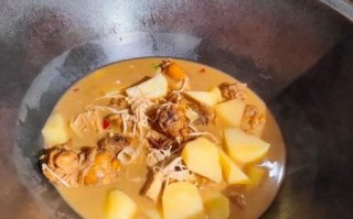 铁锅炖柴鸡怎么做_柴鸡炖多久才入味